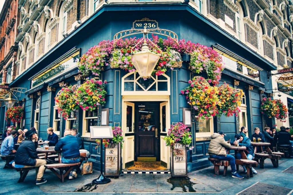 What makes pub culture in the UK the BEST in the world - UK Hospo Co